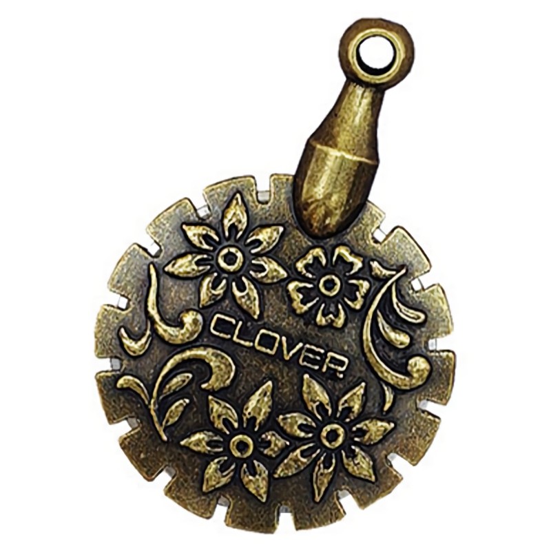 Clover Thread Cutter Pendant